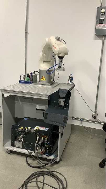 Programación de Robot UR5 - YouTube