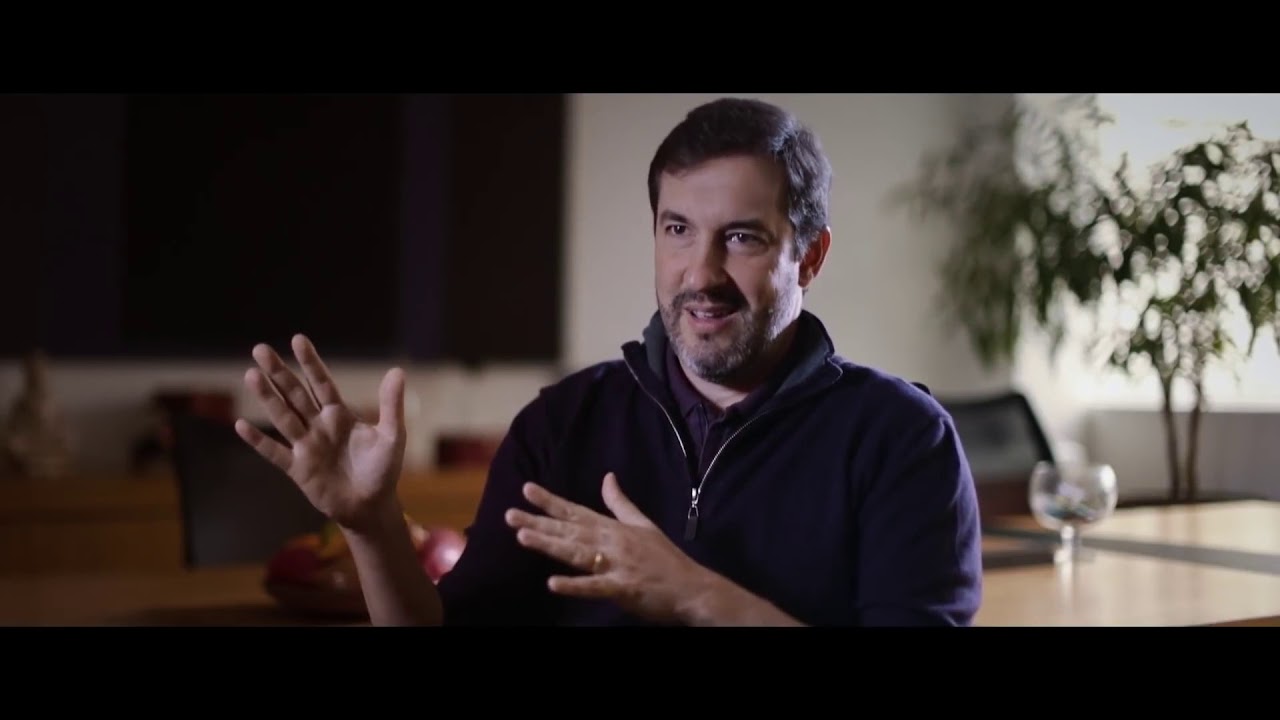 Alexandre Costa, fundador da Cacau Show Trailer Oficial meuSucesso com ...