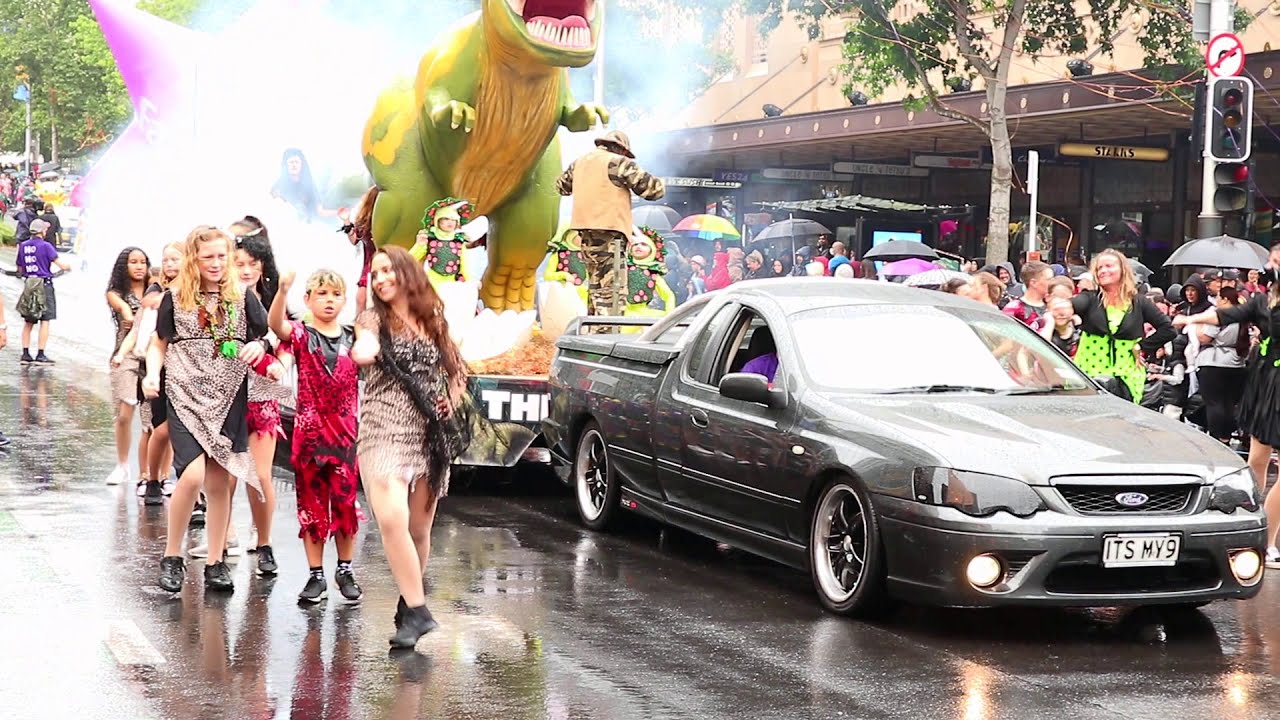 Auckland Farmers Santa Parade 2020, Part 4 - YouTube