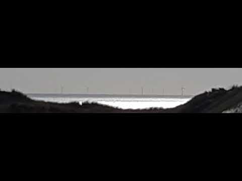 100% size crop of full HD: Horns Rev 3 wind park 30km distant from ...
