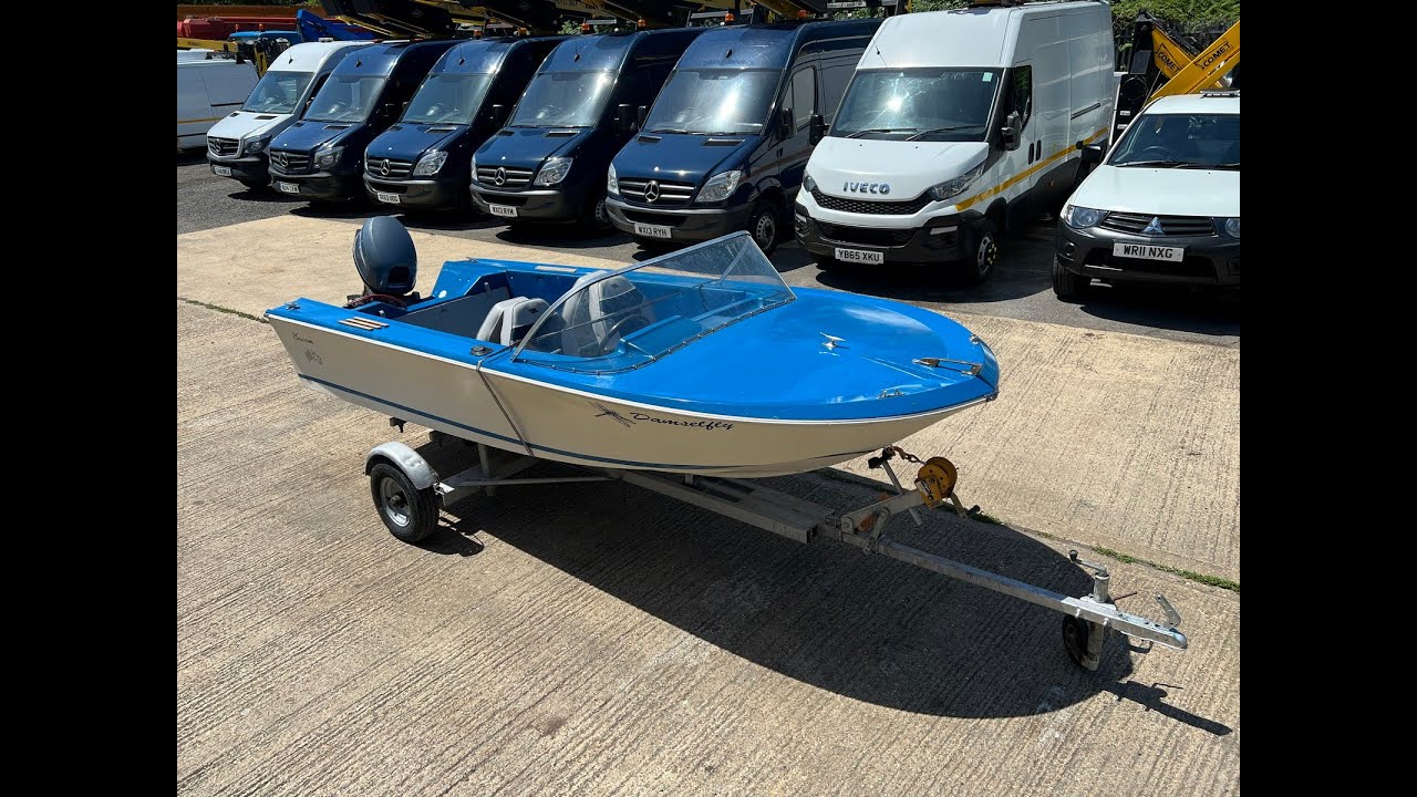 Broom Scorpio Speed Ski Boat with Yamaha 9.9 HP 4 stroke engine - YouTube