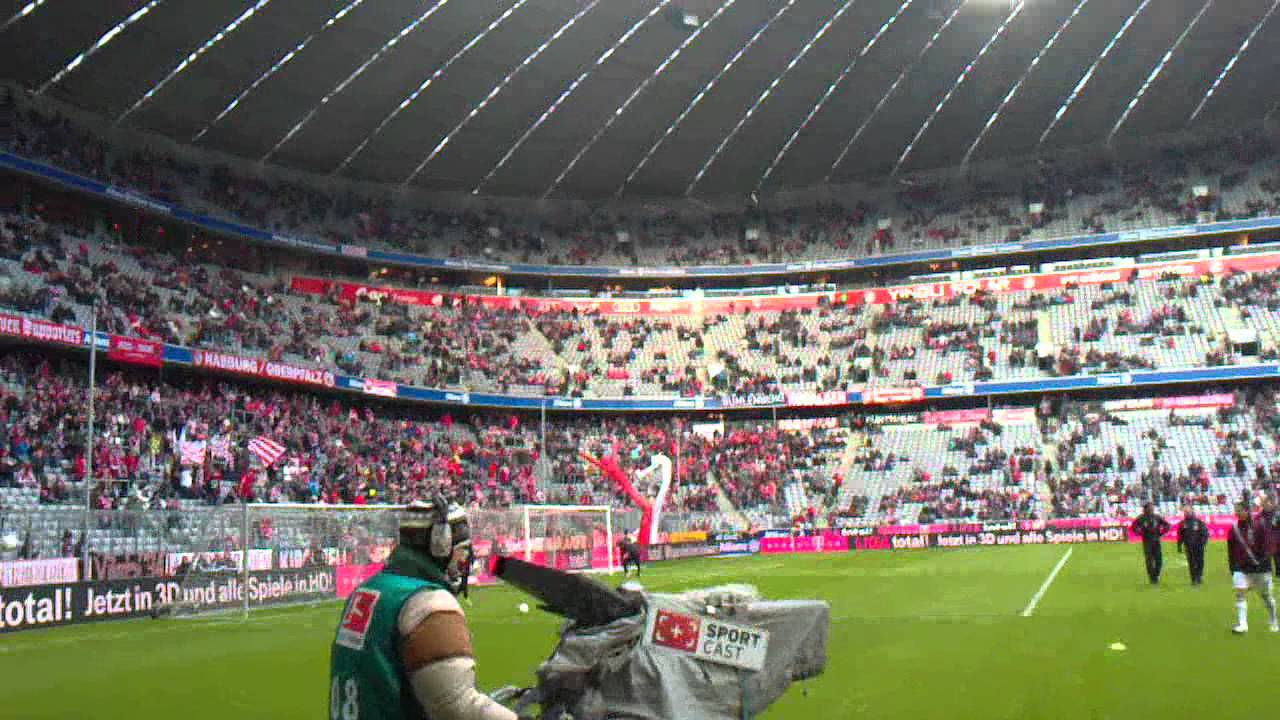 Fc Bayern München Song (Live) - YouTube