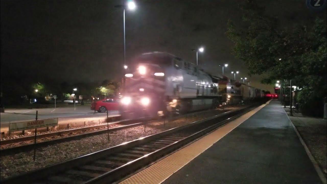 KCSM 4555 'gray ghost' and KCS ACe lead CPKC 249 at Northbrook - YouTube