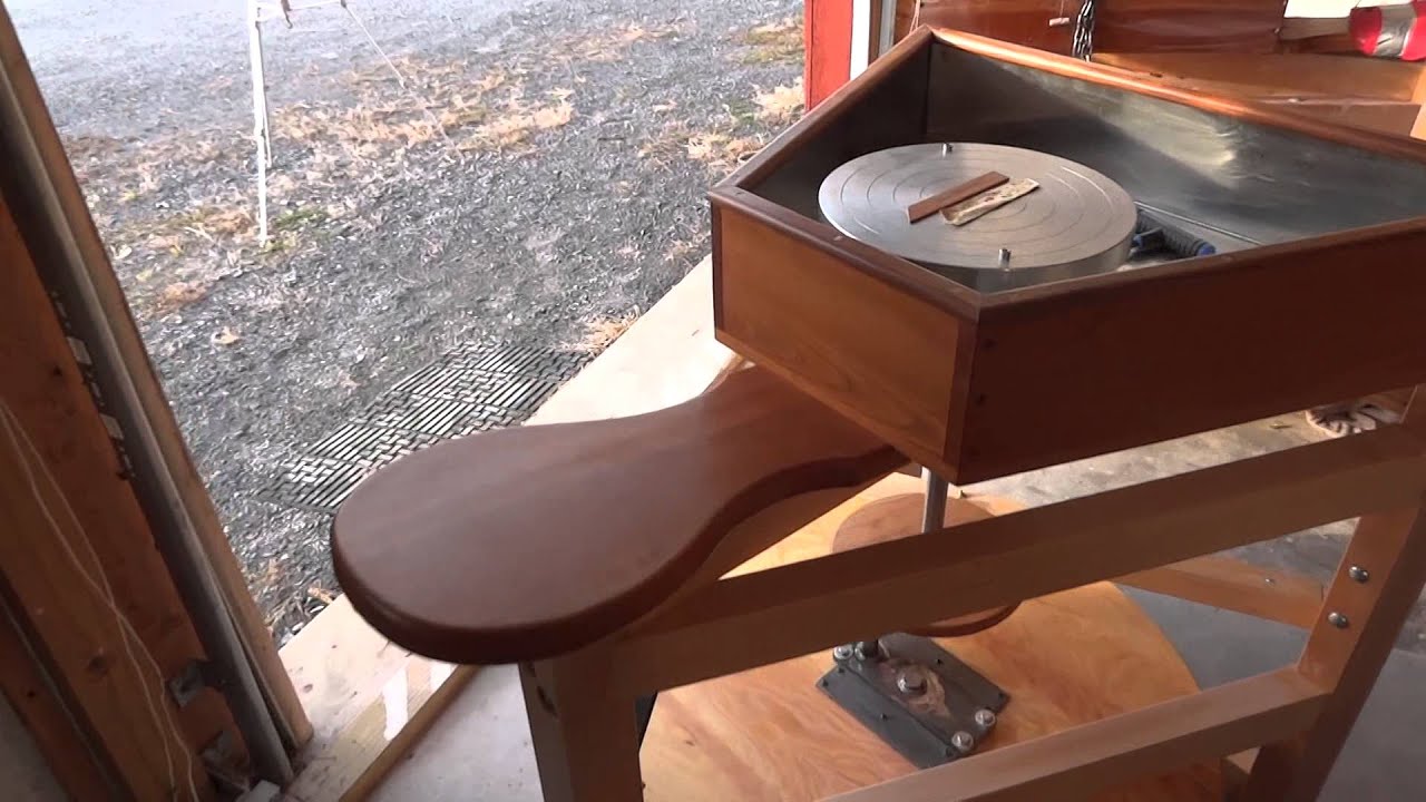 SIMON LEACH POTTERY TV - Where there's a wheel there's a way ! - YouTube