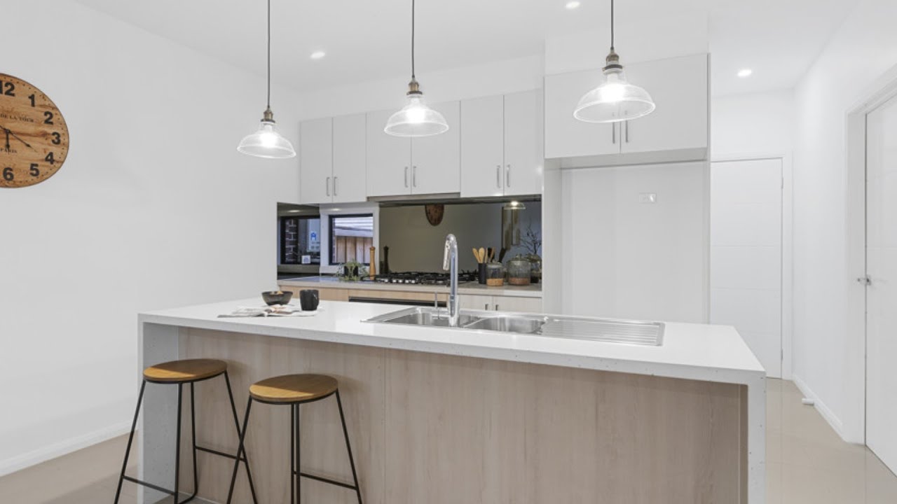 14 Bimbimbie Place, DOREEN, Victoria - YouTube