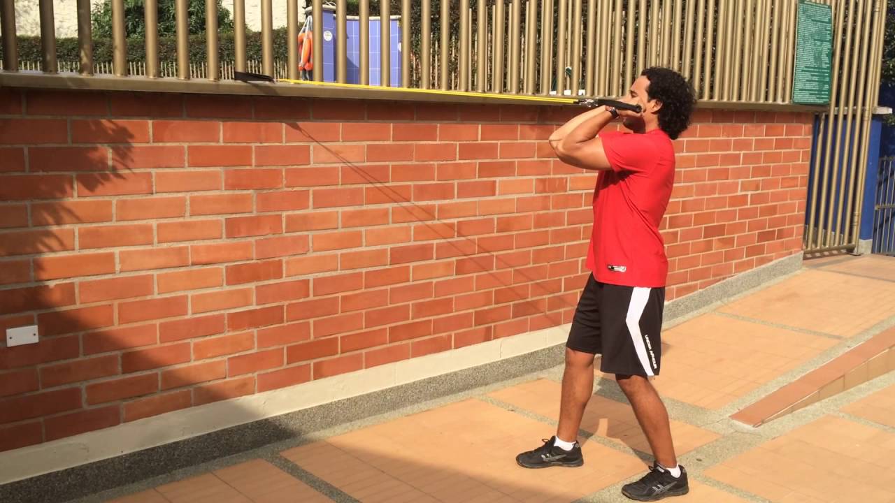 Flexión de codo con banda - YouTube