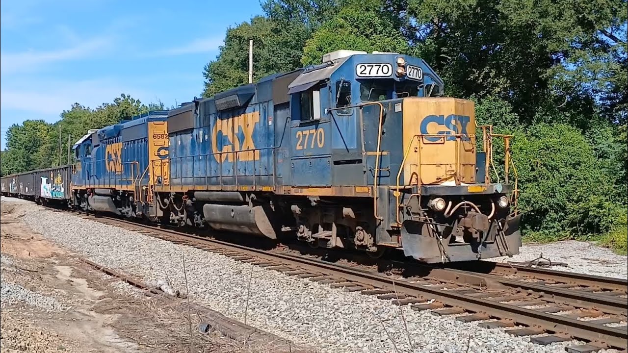 CSXT 2770 leads CSX Y102 at Tryon Street Columbia SC on the CSX S-Line - YouTube