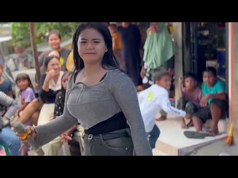 Puas ruku biduan ake.!! Siss ndaa bikin getar satu kampung ( KING DJ )