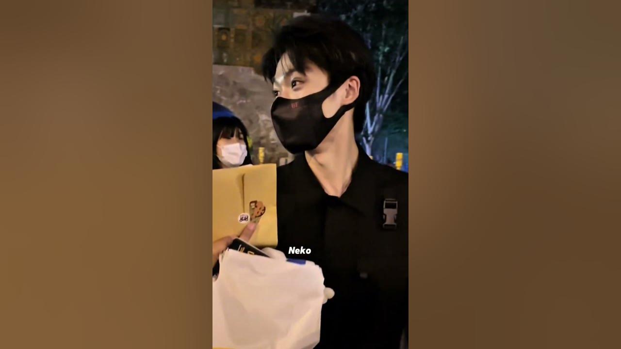 梓瑜 Gets Praised by a Male Fan on the Street 🥰🥰🥰 #ziyu #梓瑜 #bl #cp #singer #blseries # ...