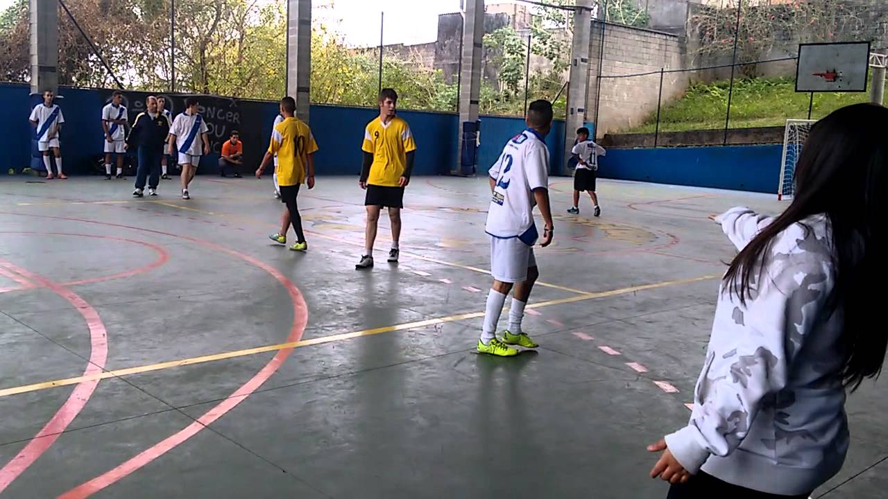 Interclasse Zípora Rubinstein / 3°B x 3°F ⚽ 2°Temp - YouTube