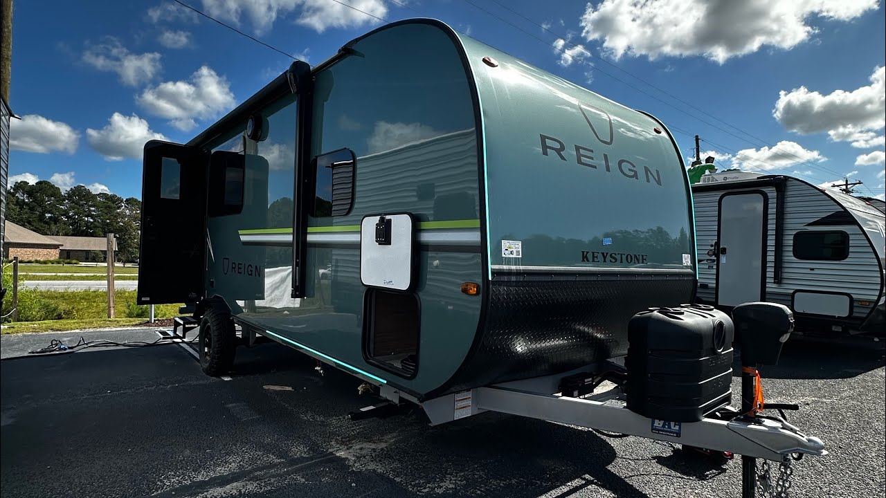 2026 Keystone Reign 19RK – Compact Luxury for the Modern Traveler - YouTube