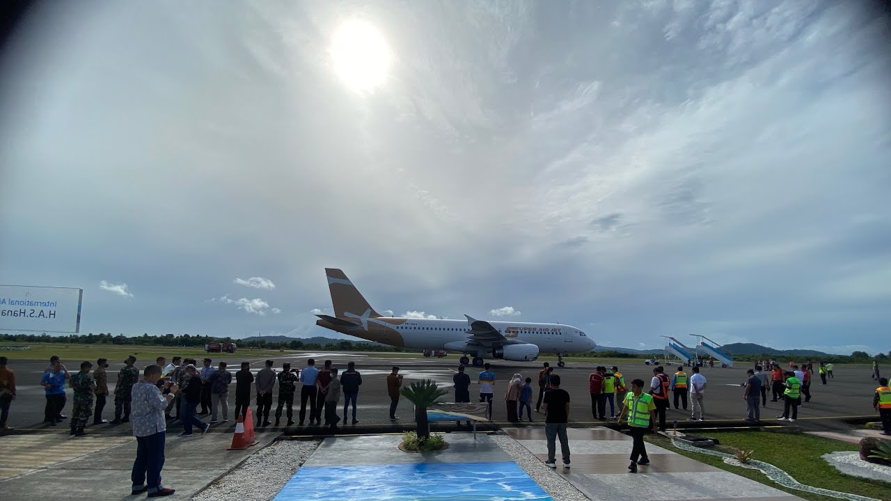Inaugural Super Air Jet CGK-TJQ-CGK - YouTube