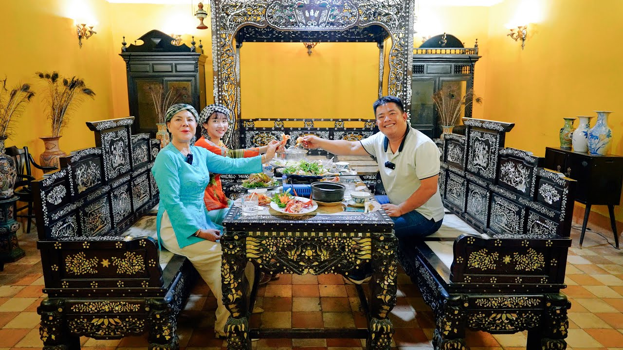 Dinner in a Traditional Southern Vietnamese Setting - Enjoying ...