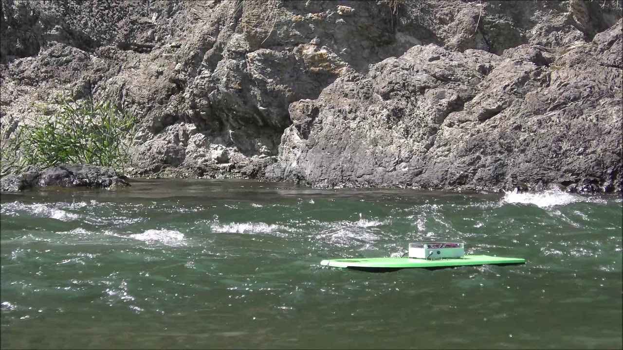 Boat Loiter in strong current - YouTube