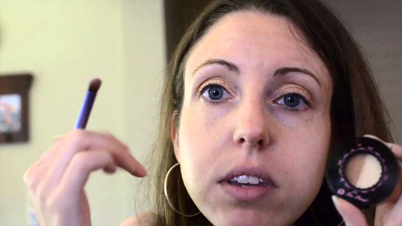 How to Apply Makeup For the Disable - YouTube