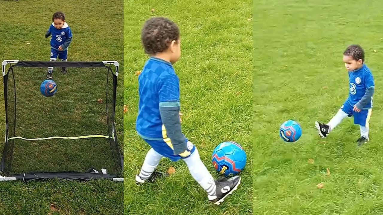 BABY PLAYING FOOTBALL|FOOTBALL BABY|FOOTBALL SHORTS|FEMALE FOOTBALLER ...