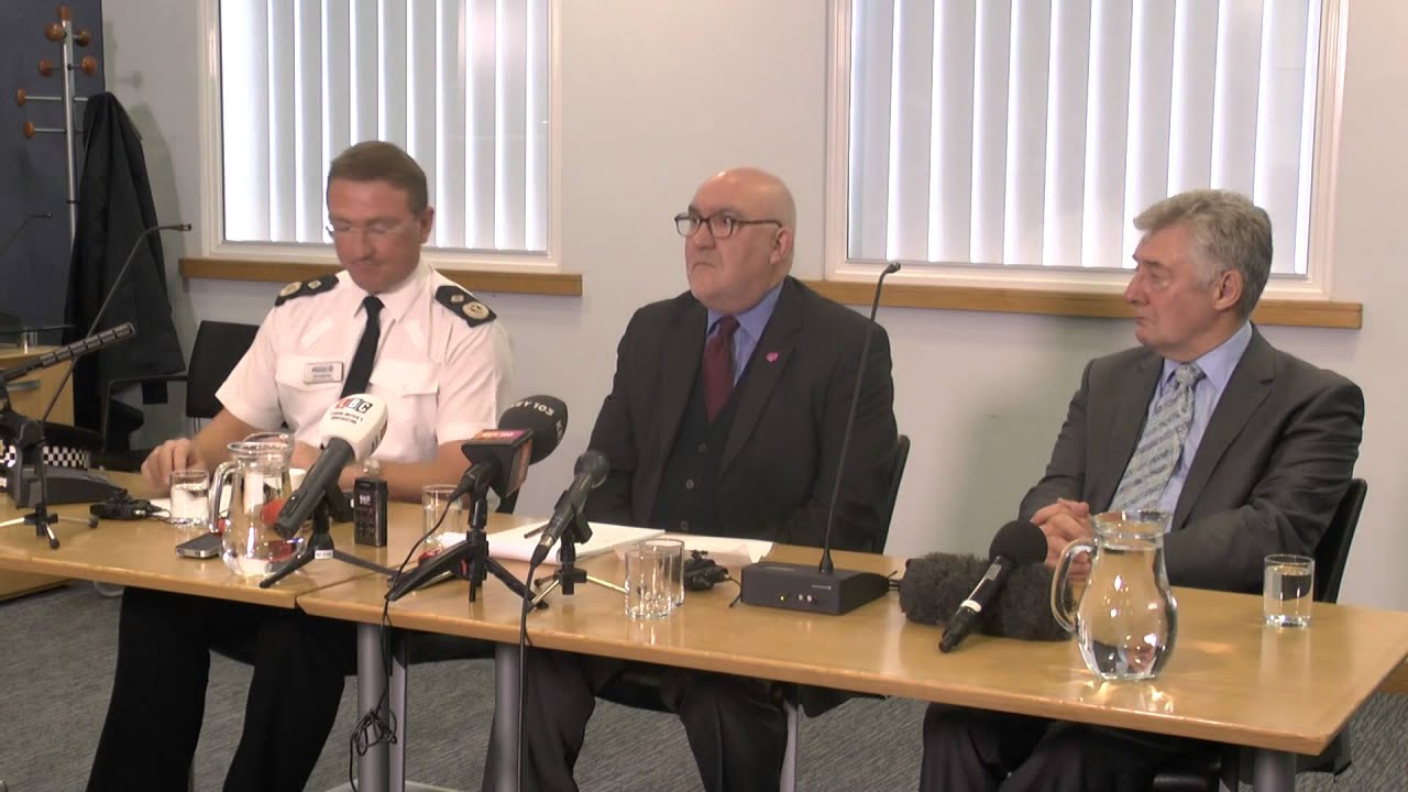 Salford shootings: Full police press conference - YouTube