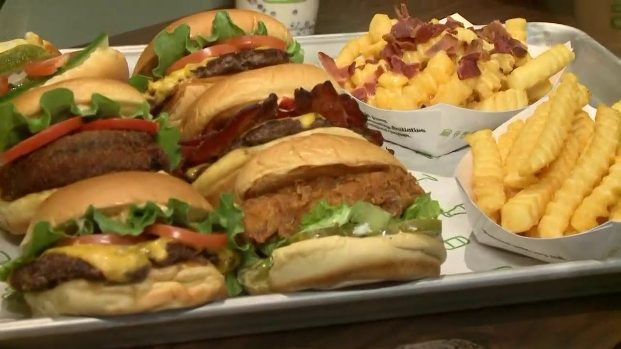 Shake Shack opens first restaurant in Northeast Ohio - YouTube