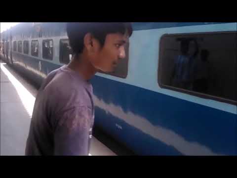 HİNT DEMİRYOLUNDA KOMİK TREN KAZASI VİDEOSU