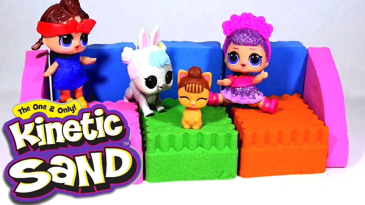 Playing With Kinetic Sand - YouTube