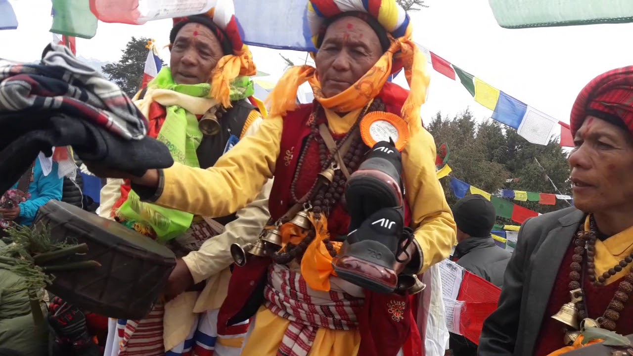 झाँक्री परम्परागत गरिने कार्य (shamanism) bon dharma in nepal - YouTube