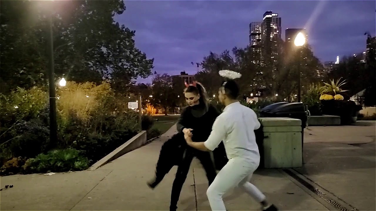 La Diabla - Romeo Santos Bachata Haloween Dancing - YouTube