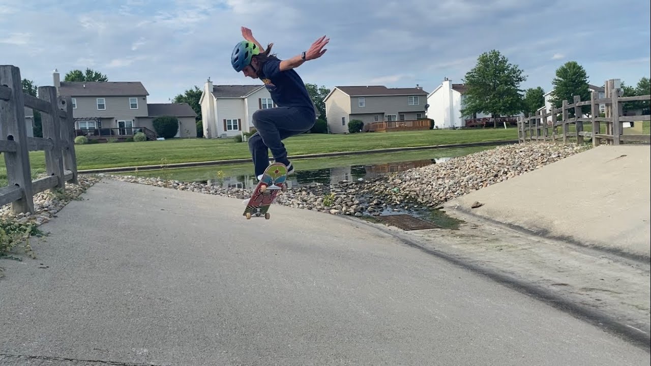 Skating In Ditch Part 1 - YouTube