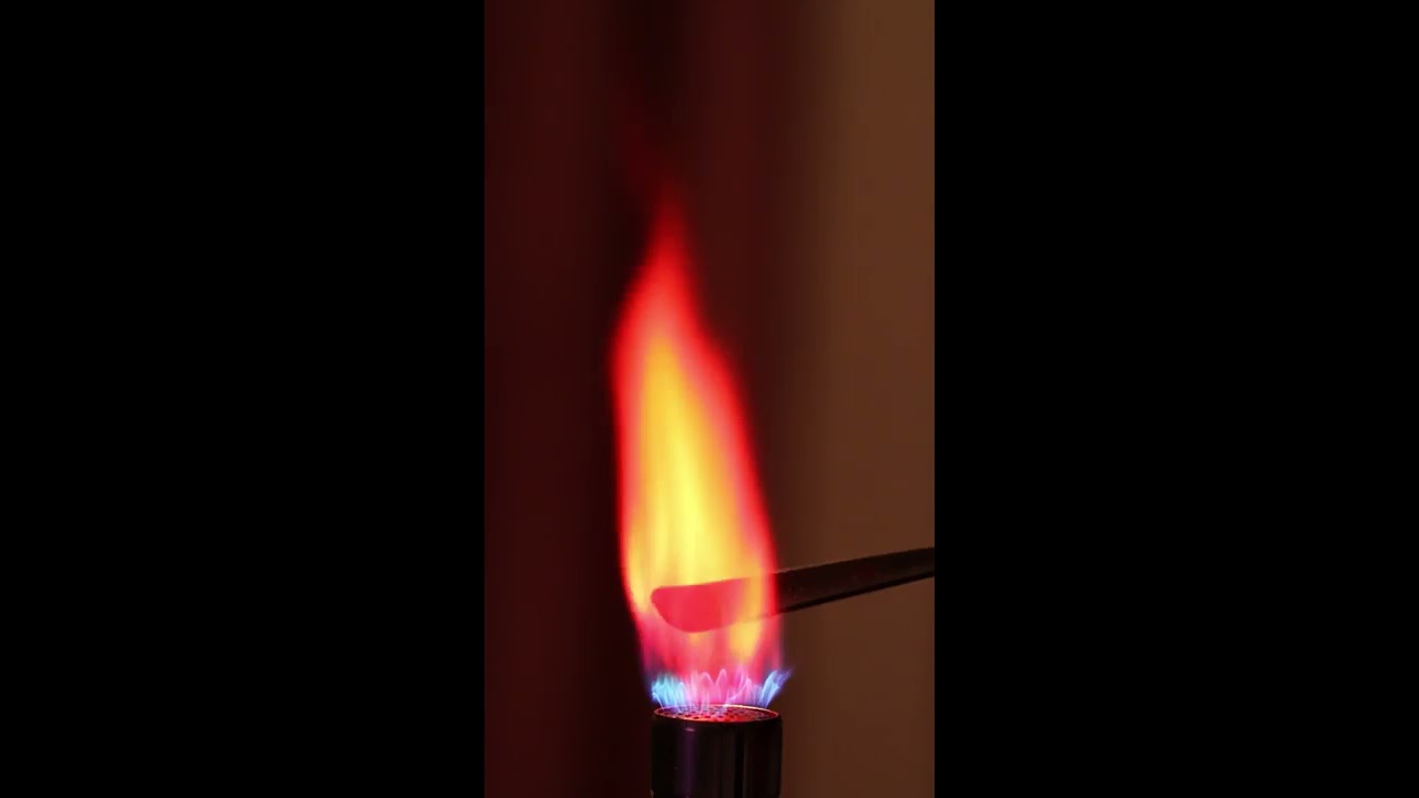 Strontium nitrate flame test - YouTube
