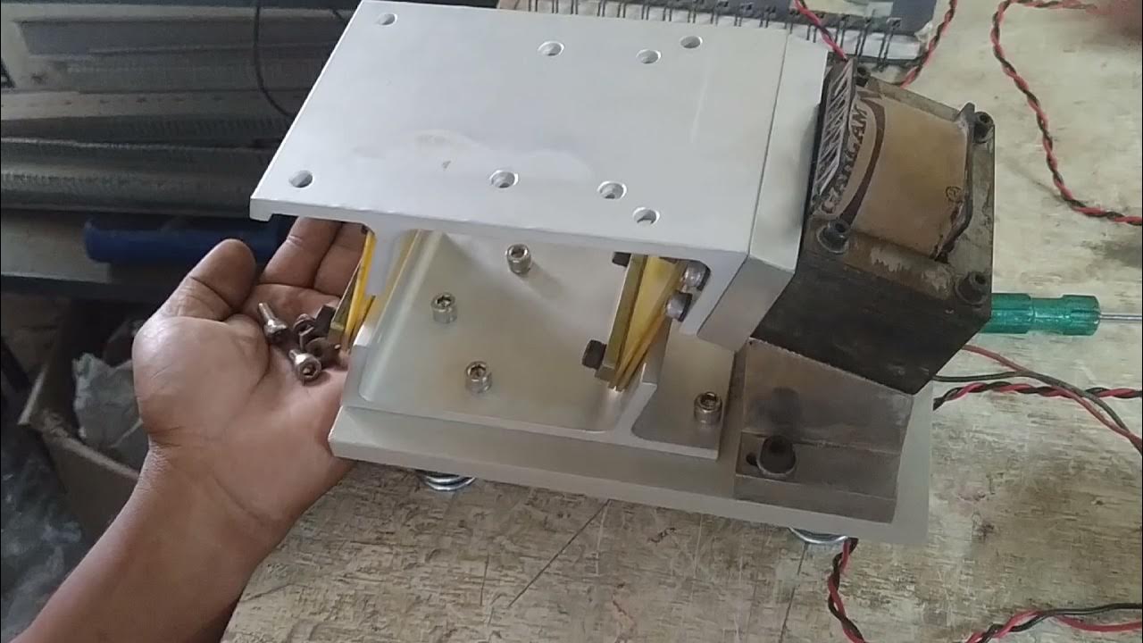 Linear Vibratory feeder demo running - YouTube