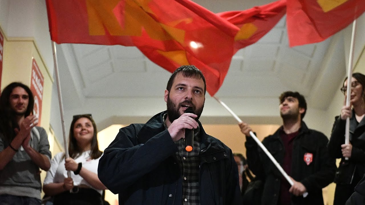Χαιρετισμός του Θοδωρή Κωτσαντή Γραμματέα του ΚΣ της ΚΝΕ στη Νομική ...