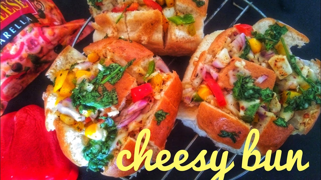 stuffed cheese pav recipe|| stuffed Italian bun || Peri Peri stuffed ...