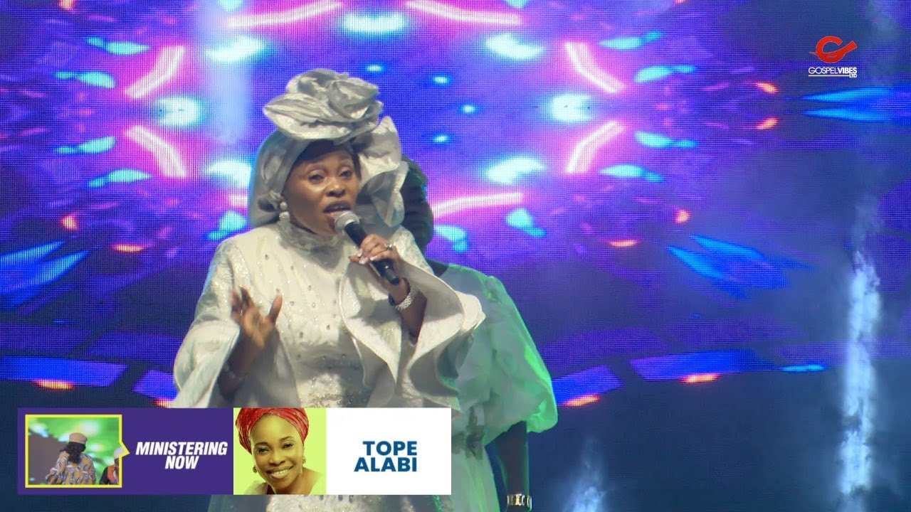 Tope Alabi leads worshipers to have an experience that can't be ...