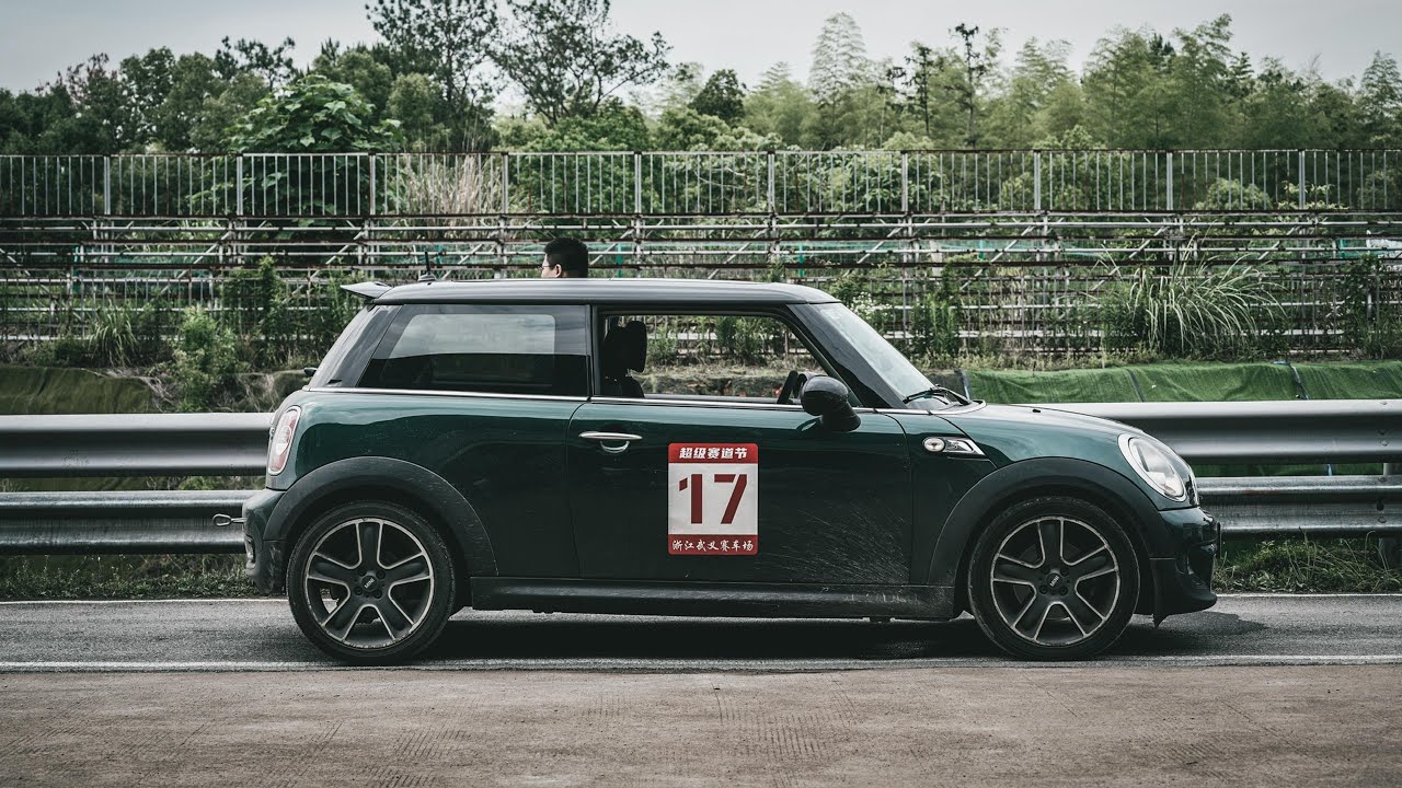Mini Cooper S R56 Track Day - YouTube