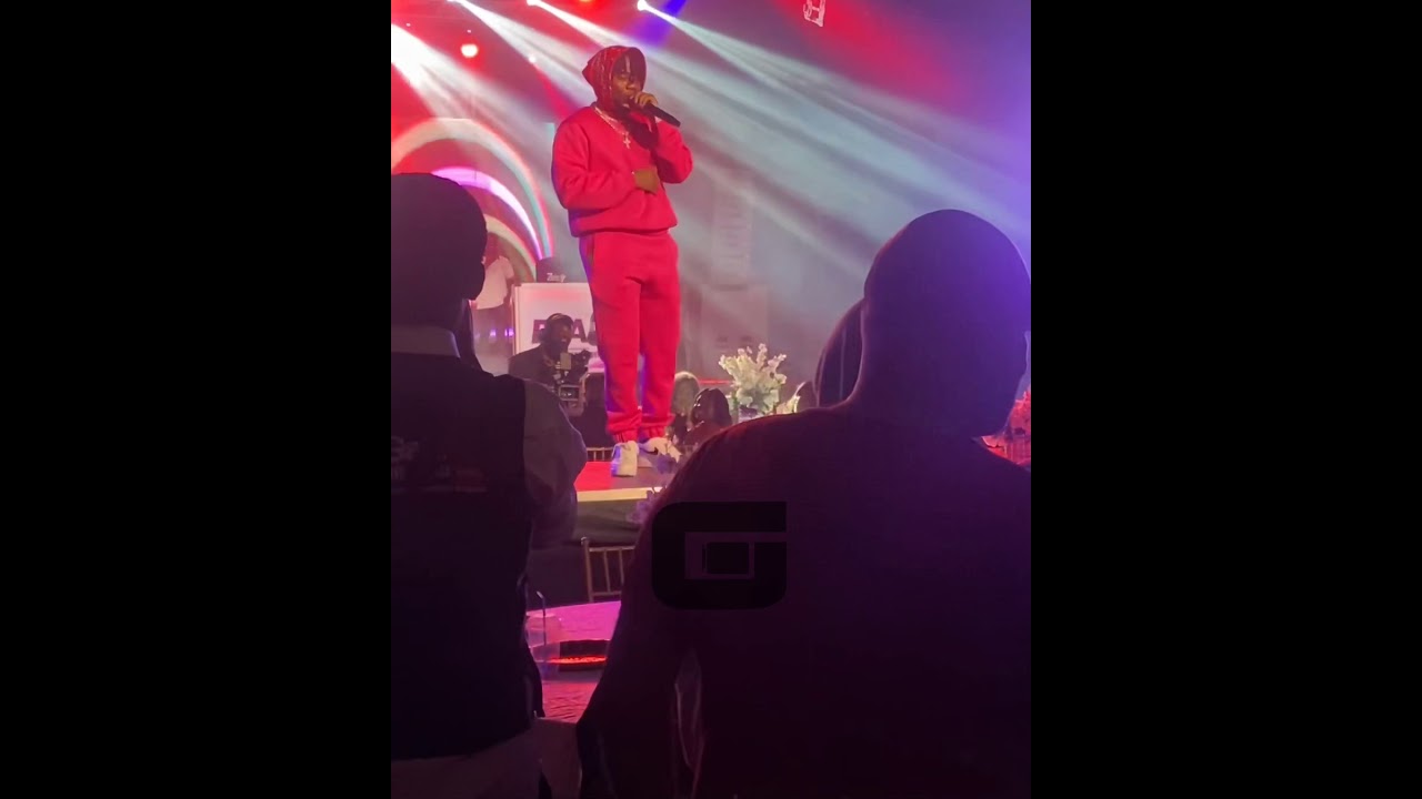 DanDizzy Freestyles | Performs Who Goes There| Men Dey Run Am | # ...