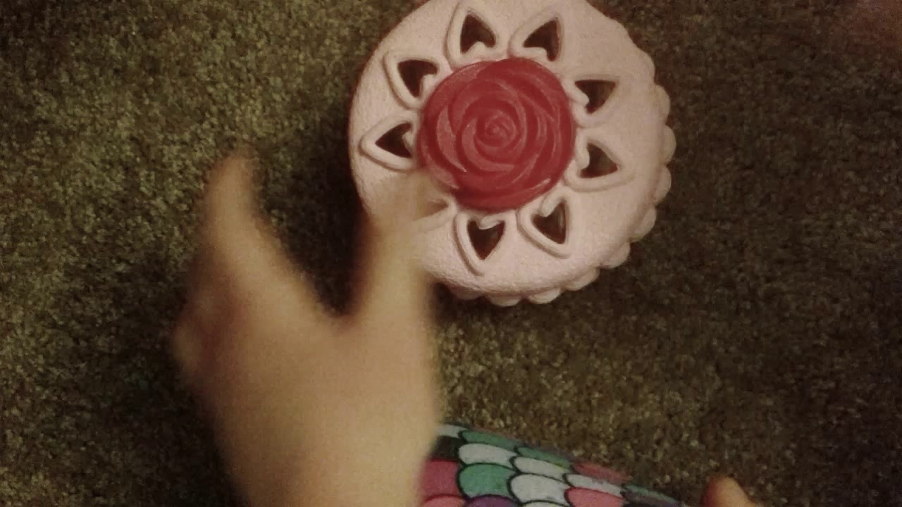 A real squishy versus a face squishy - YouTube