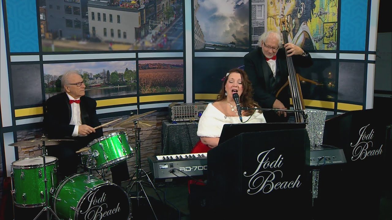 Jodi Beach Trio Performs Their Rendition of ‘Let It Snow’ - YouTube