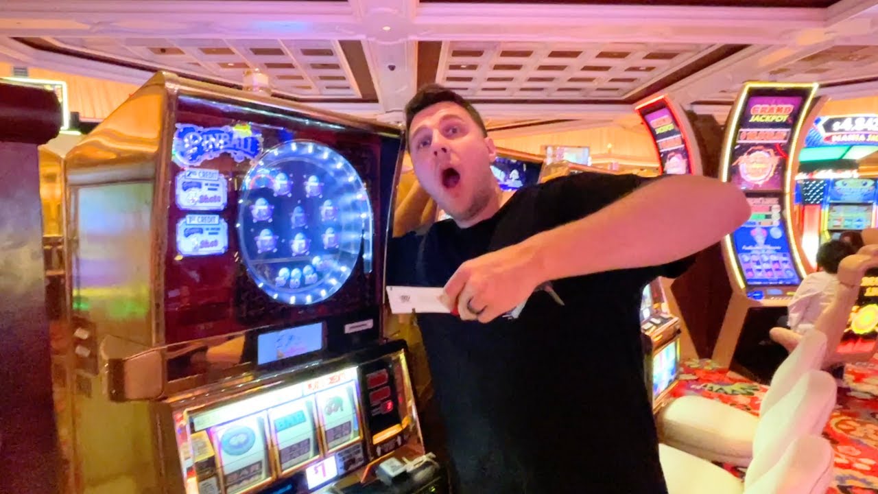 Winner Winner On Classic Pinball Slot Machine on the Las Vegas Strip ...
