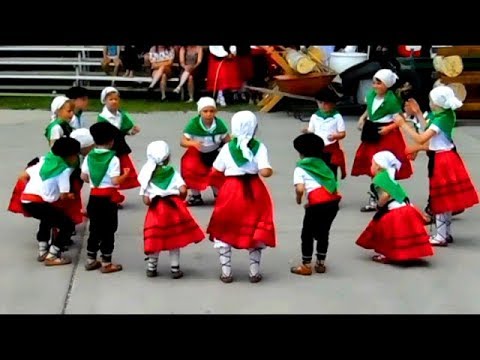 The Chicken Dance- Elko Basque Festival 2019 - YouTube