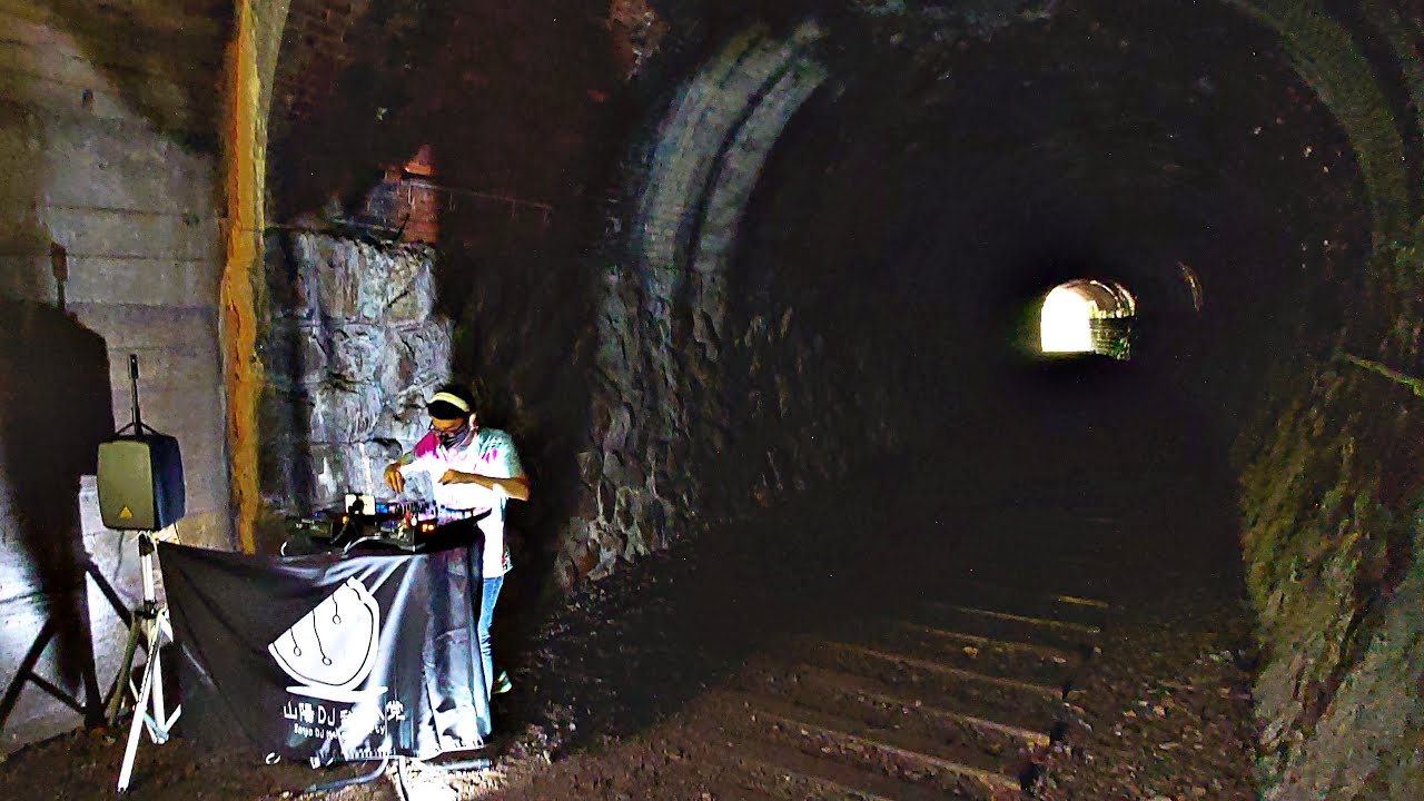 トンネルでDJしてみた！｜Tunnel Rave DJ!! (Drum&Bass, NeuroFunk, Rollers) - YouTube