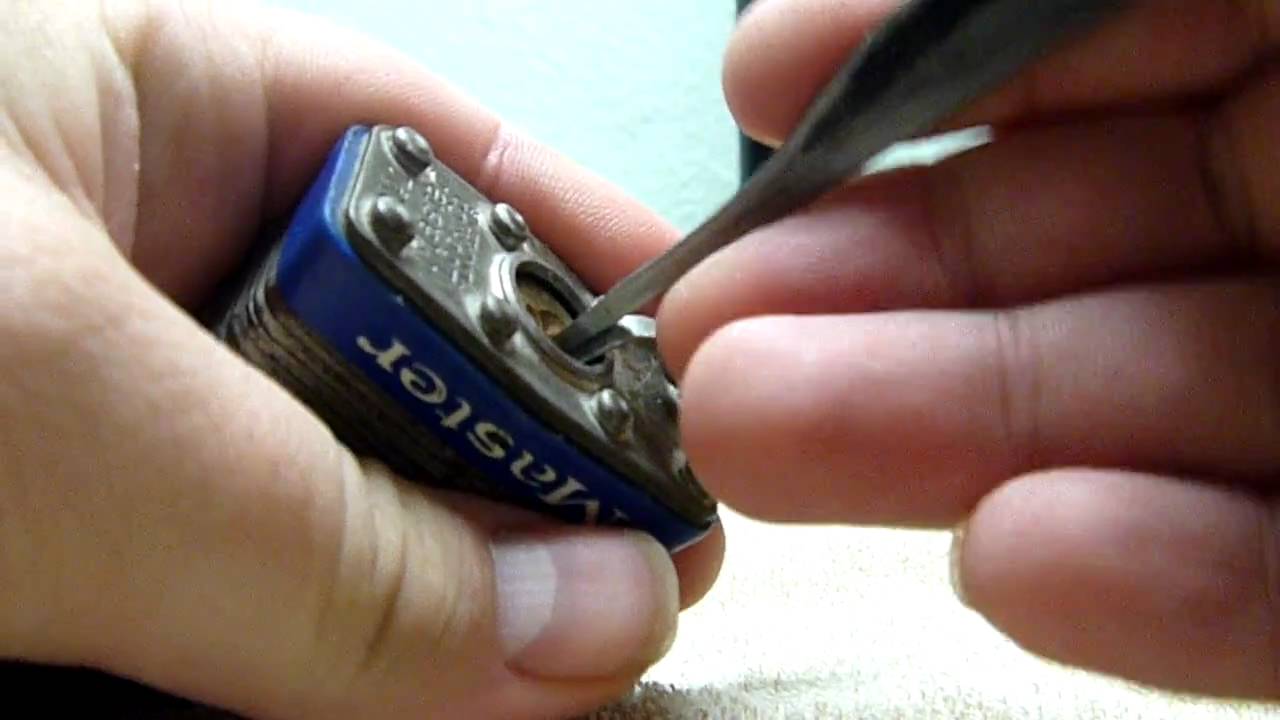 Single Pin Pick of Master Lock #1 - YouTube