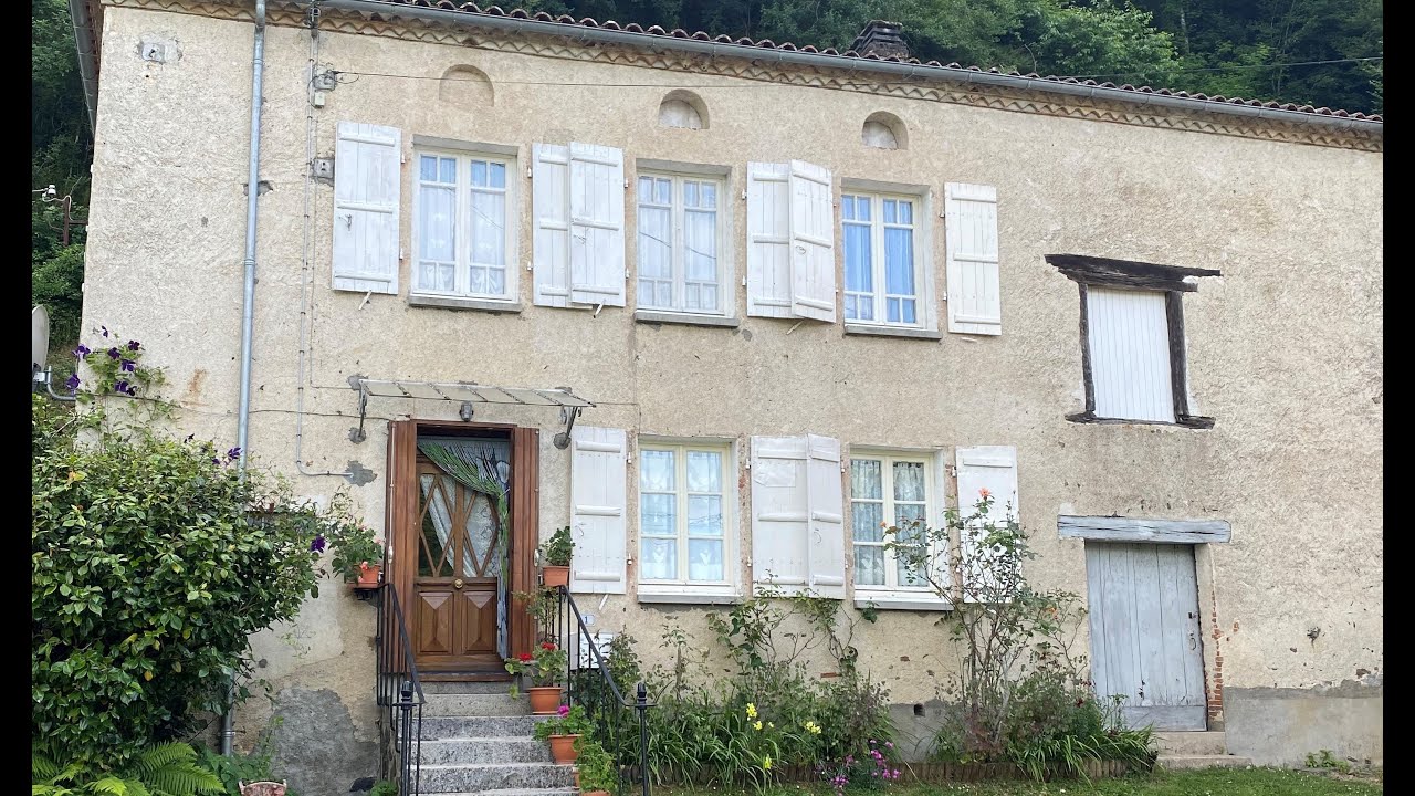 84,500 euro. A most charming riverside house offering the perfect ...