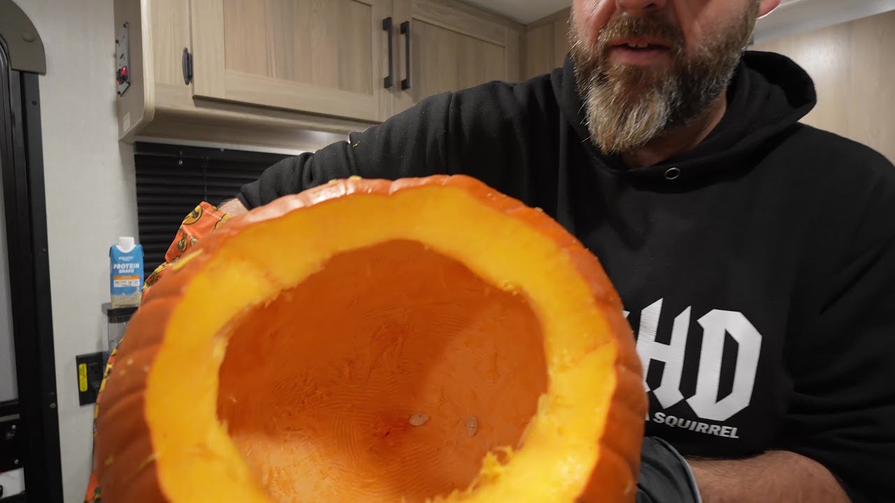 Pumpkin Scraper Glove Review 🎃 | Mess-Free Pumpkin Carving Kit (Shark ...