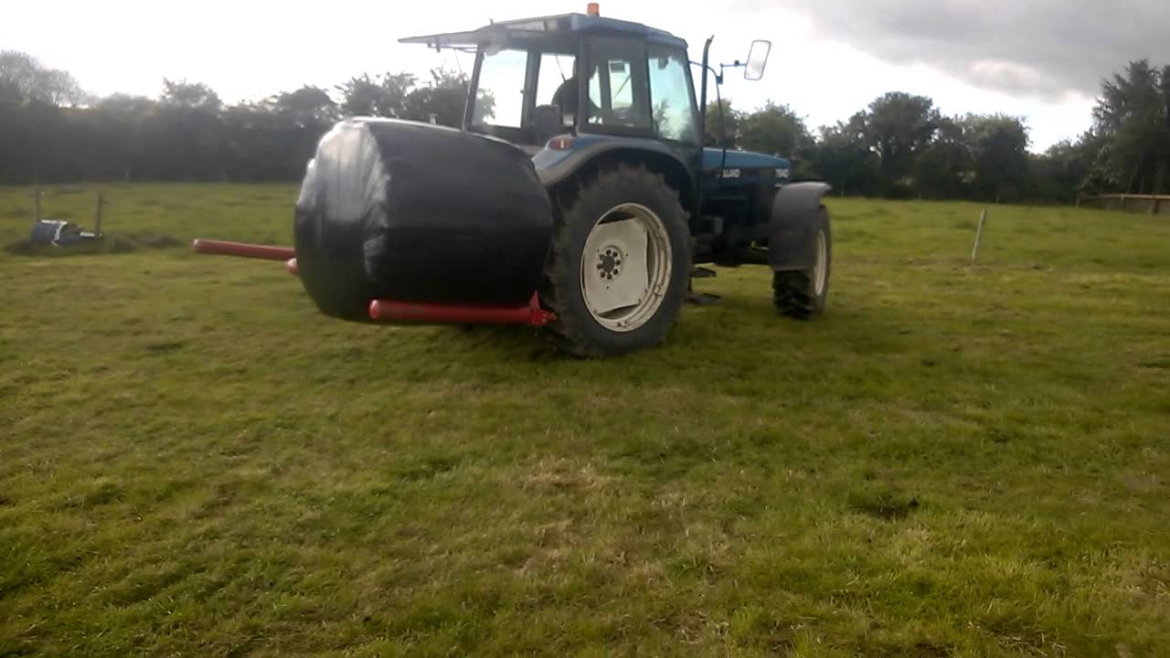 Farrell vari width double hydraulic bale handler - YouTube