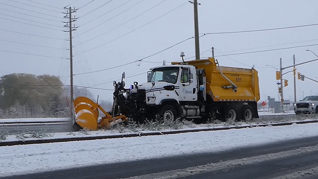 SNOW Removal Freightliner Snowplow - YouTube