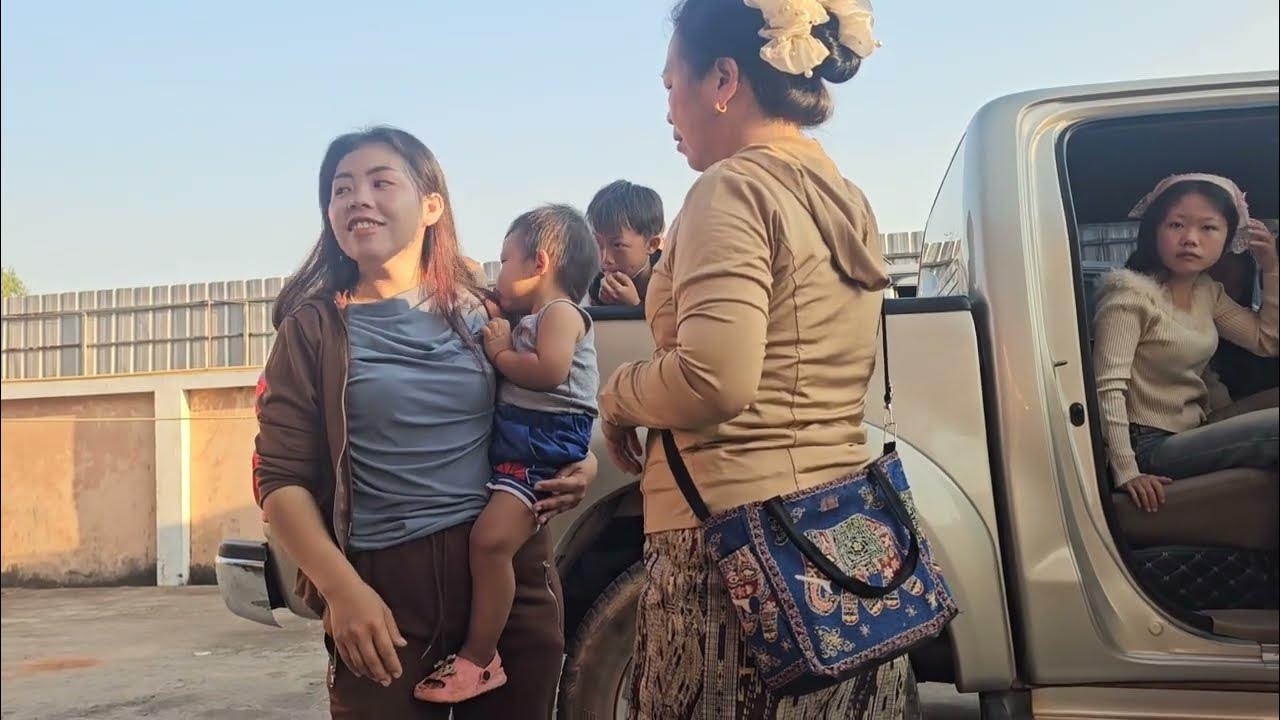 hnub no niam nkawv coj wb ob tug me nyuam mus lawm os peb yuav sib ncaim ob peb hnub nawb - YouTube