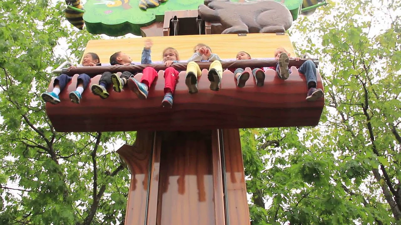 Ethan dans manège Ourson Fripon de La Ronde - YouTube