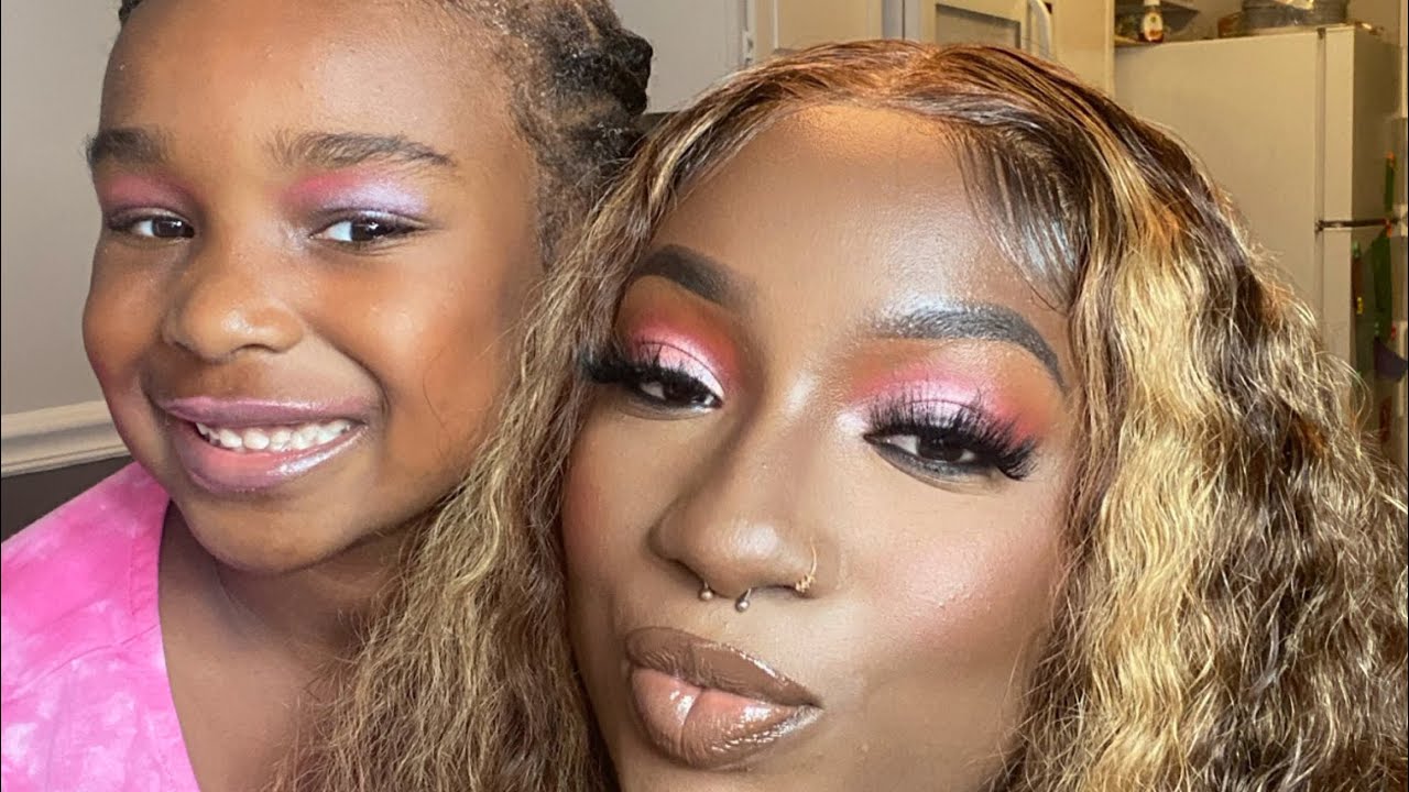 Mom and Daughter Do Makeup Together - YouTube