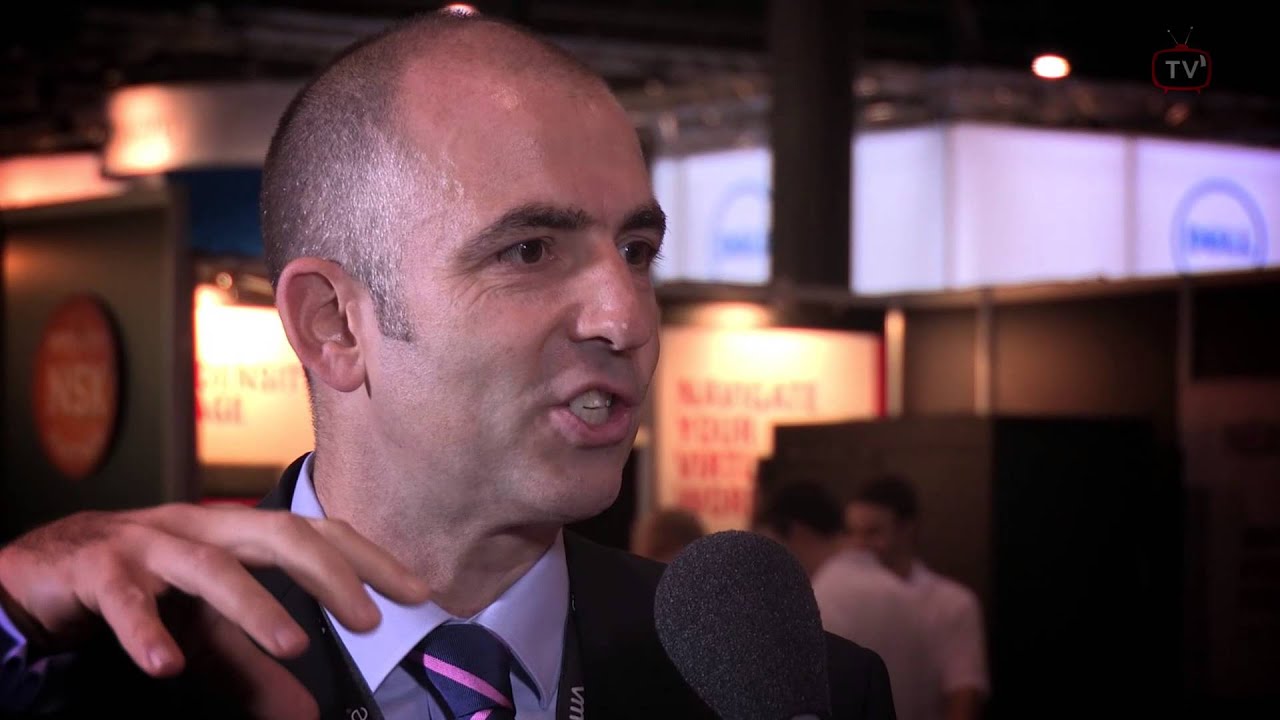 Matt Piercy, VP for NEMEA, speaks to Eric Sloof and VMworld TV - YouTube