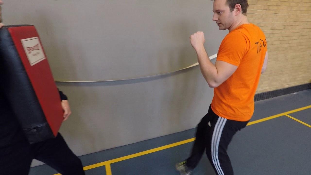 Zelfverdediging ''de stoot'' - YouTube