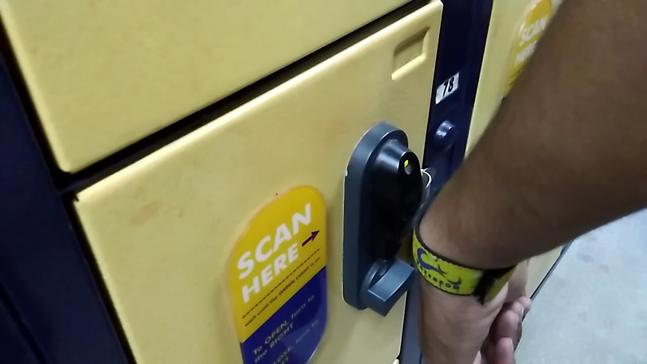 WATERBOM BALI - HOW TO OPERATE LOCKER WITH WRISTBAND - YouTube